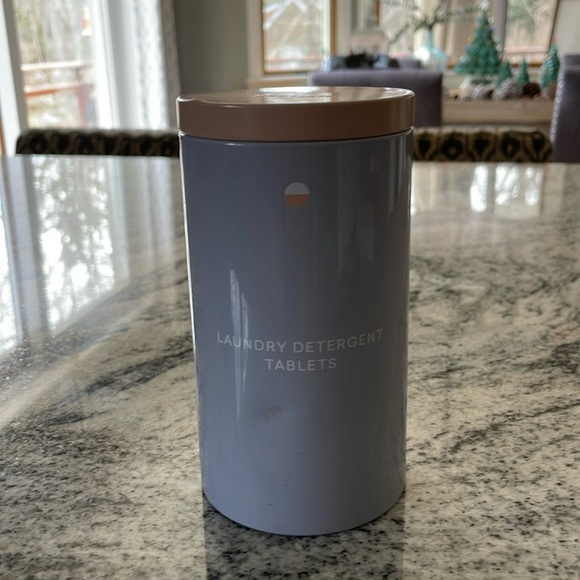 Blueland | Storage & Organization | Blueland Laundry Detergent Tablet ...